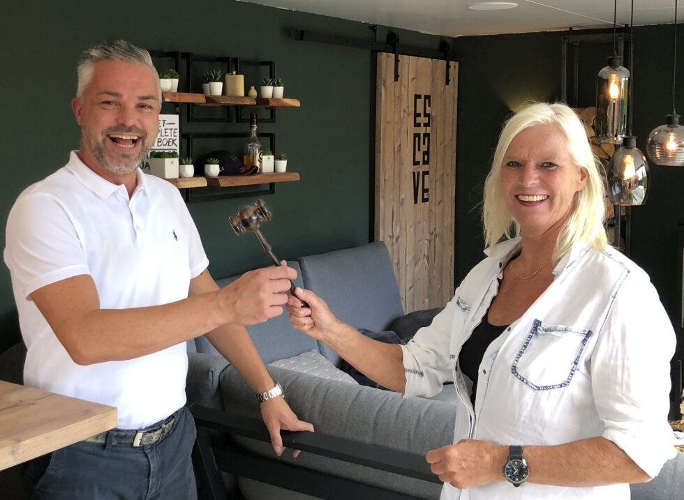 MARIA GRAM GEEFT DINKEL-VOORZITTERSHAMER DOOR AAN TWAN ESHUIS - De ...